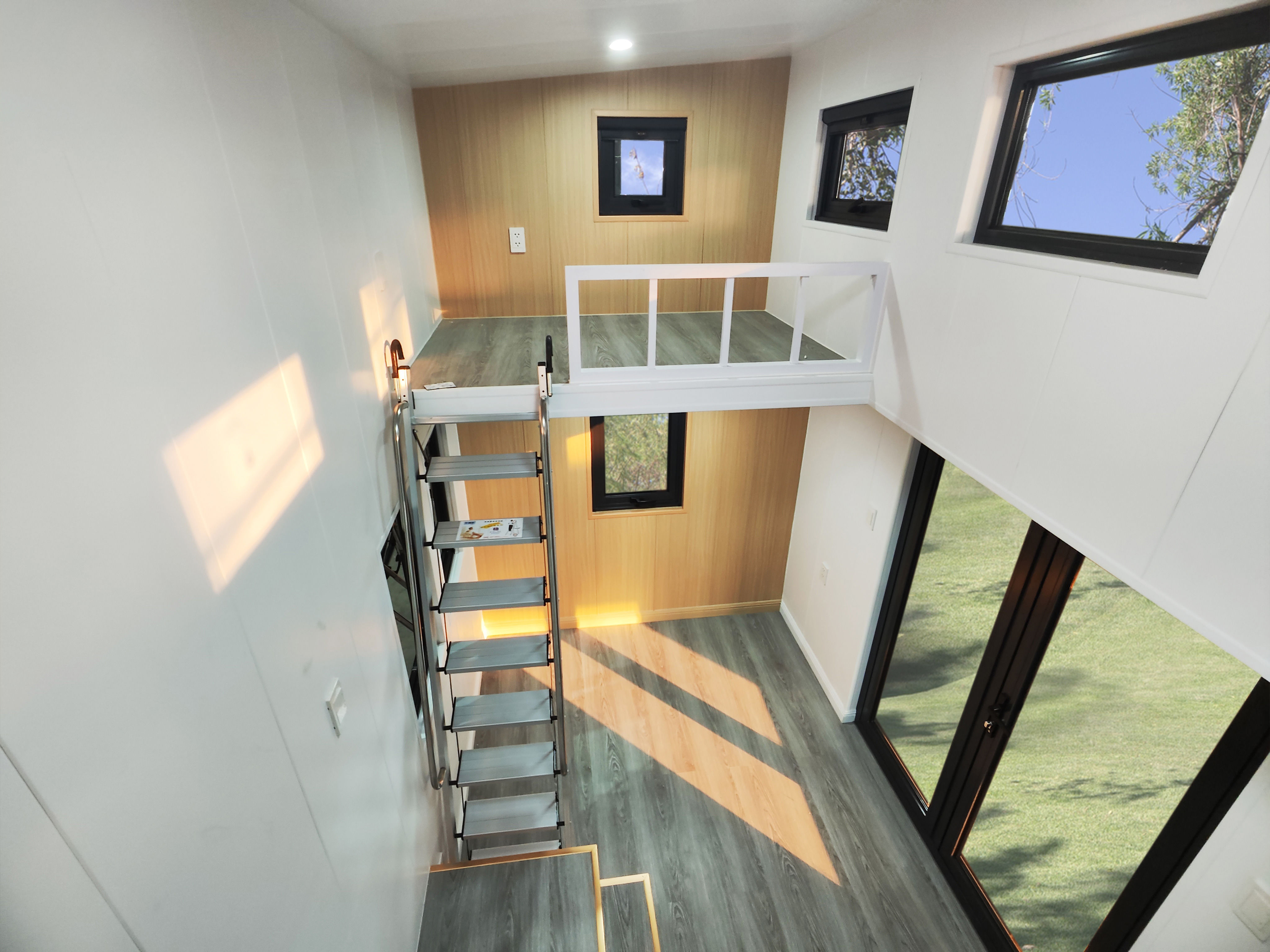 Prefabricated Light Steel Structure Tiny House On Wheels Modular Home